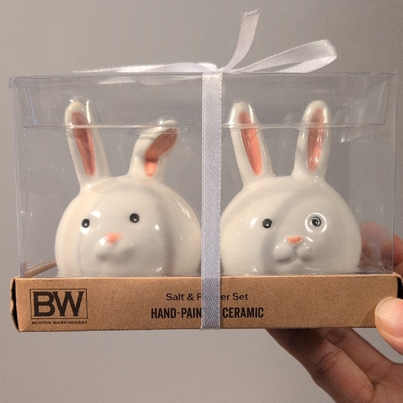 Boston Warehouse | Dining | Boston Warehouse Bunny Salt And Pepper ...